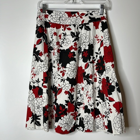 JKLA California | Skirts | Jkla California Black Red And White Floral ...